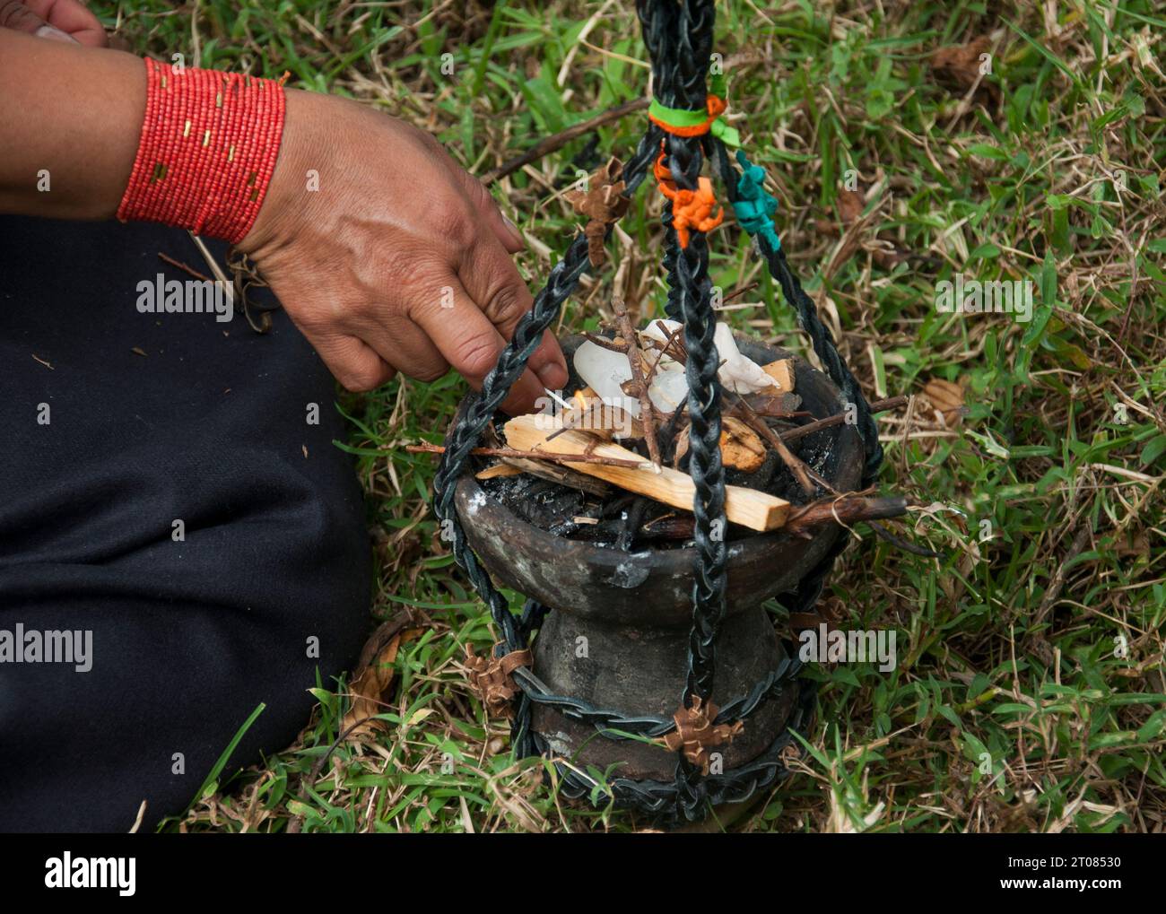 Indigenous womans hand hi-res stock photography and images - Alamy