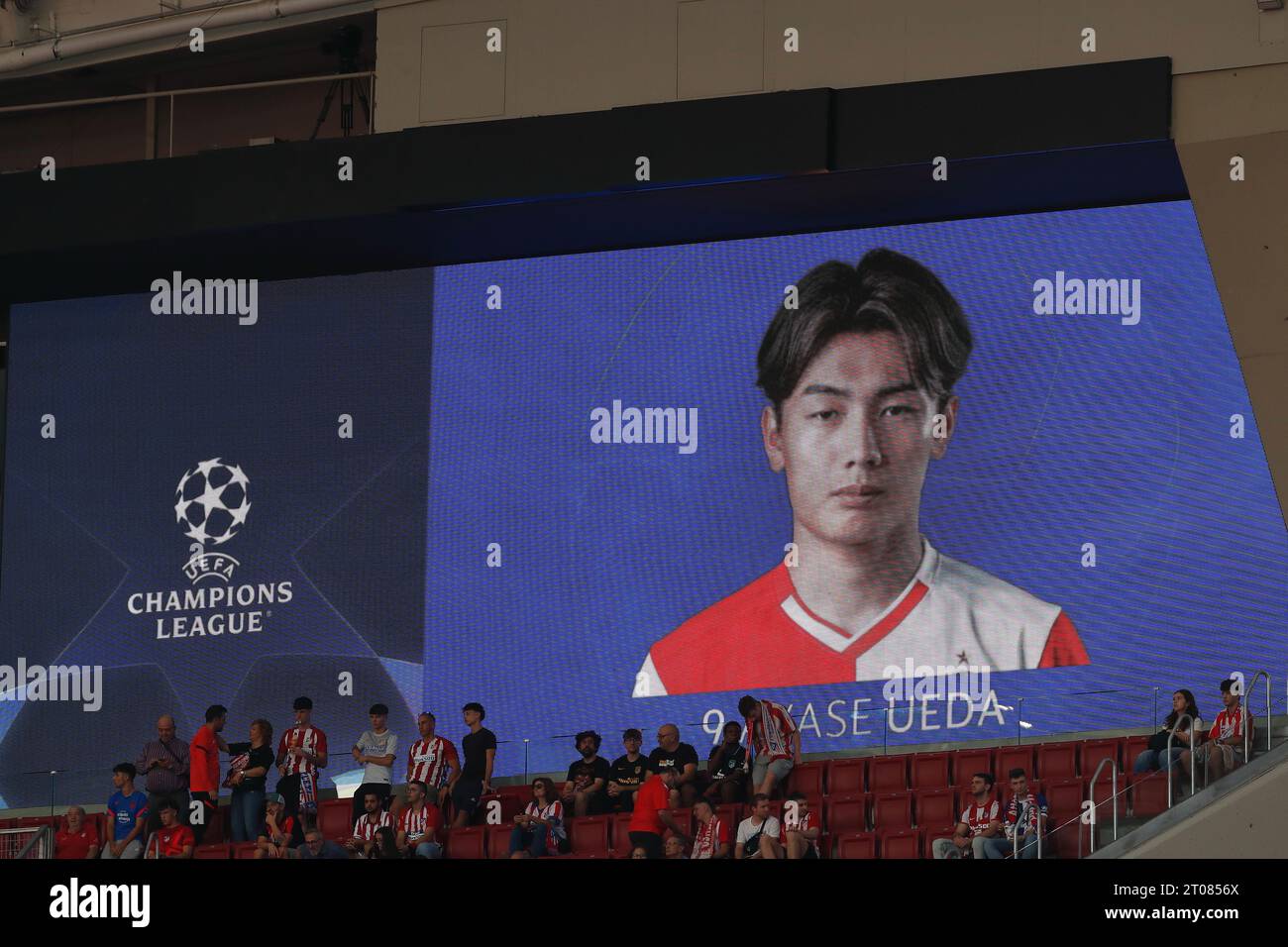 Madrid, Spain. 4th Oct, 2023. General view electric bulletin board ...