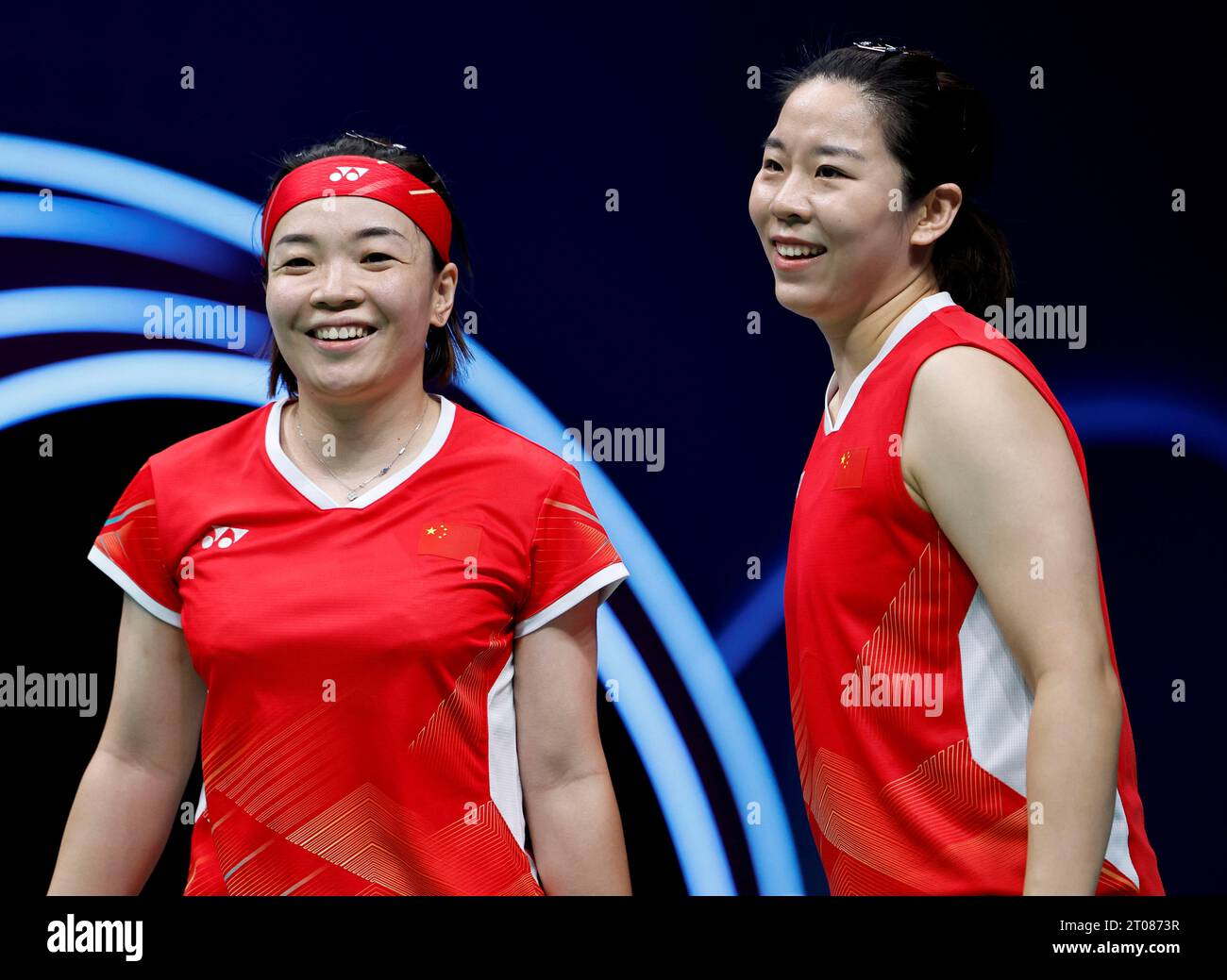 Hangzhou, China's Zhejiang Province. 5th Oct, 2023. Chen Qingchen (L)/Jia Yifan of China compete ...