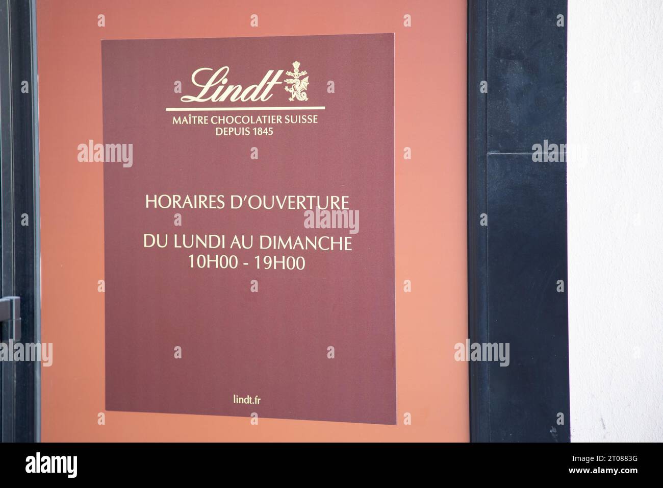 Bordeaux , France - 10 01 2023 : Lindt logo sign entrance shop and text ...