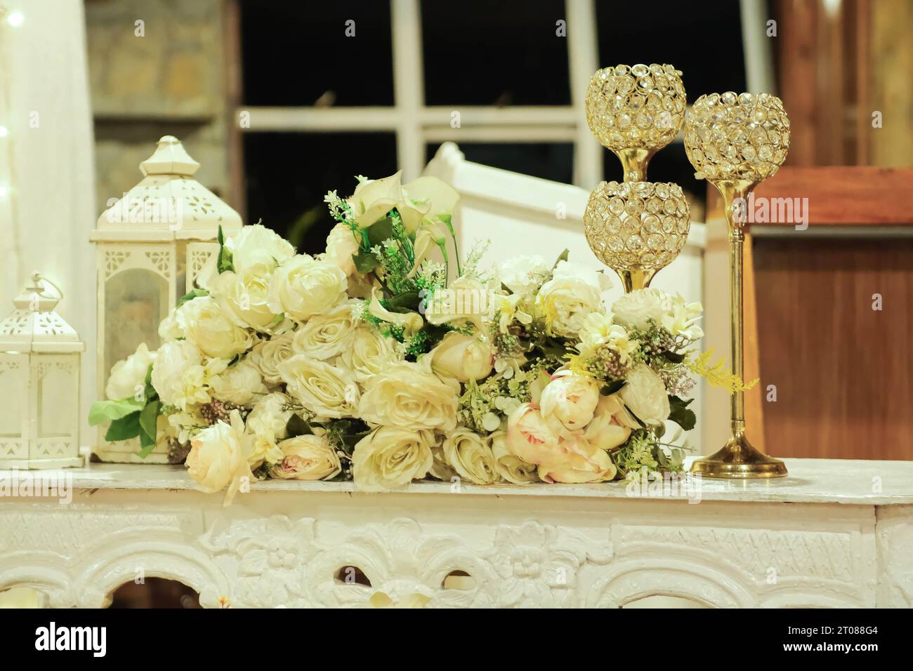 Beautiful wedding bouquet cream hi-res stock photography and images - Alamy