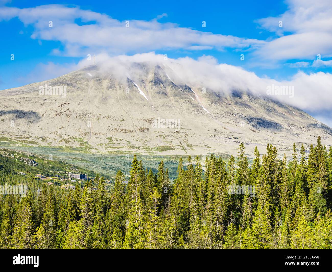 A mesmerizing mountain scenery in Norway, with a beautiful environment ...
