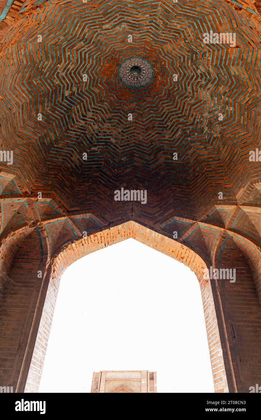 Beautiful mughal era carved sandstone tomb of Isa Khan Tarkhan II in ...