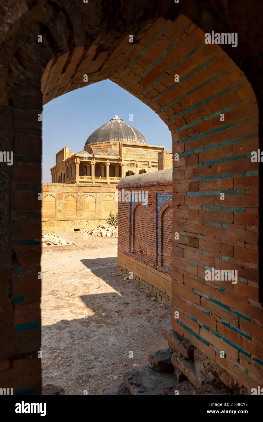 Makli sindh hi-res stock photography and images - Alamy