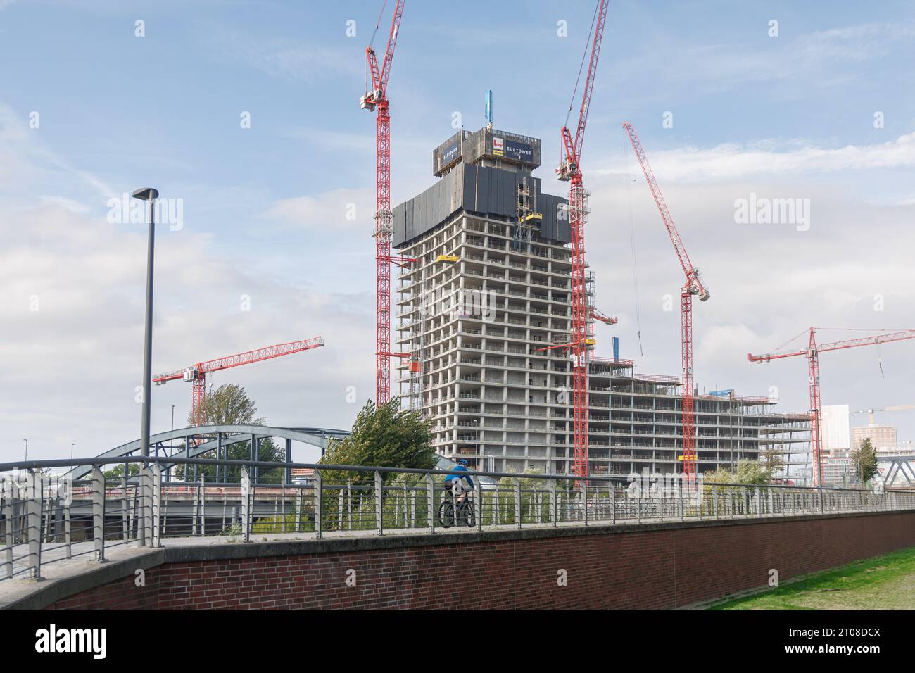 Hamburg, Germany. 04th Oct, 2023. View of the Elbtower construction ...