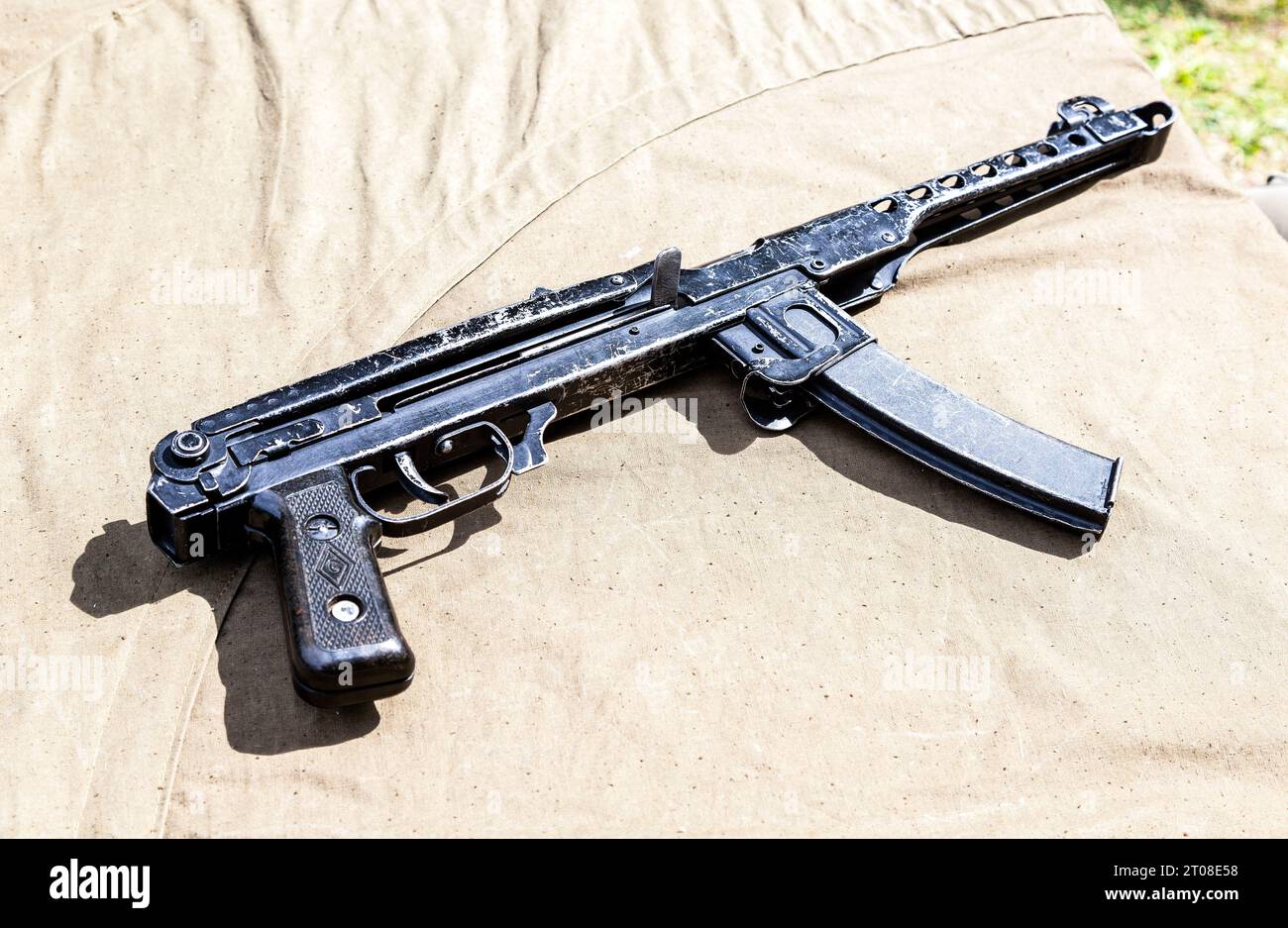Submachine gun sudaev hi-res stock photography and images - Alamy