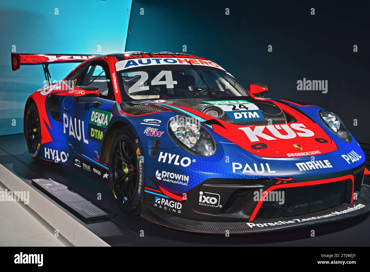 Porsche 911 GT3 Racing Car Stock Photo - Alamy