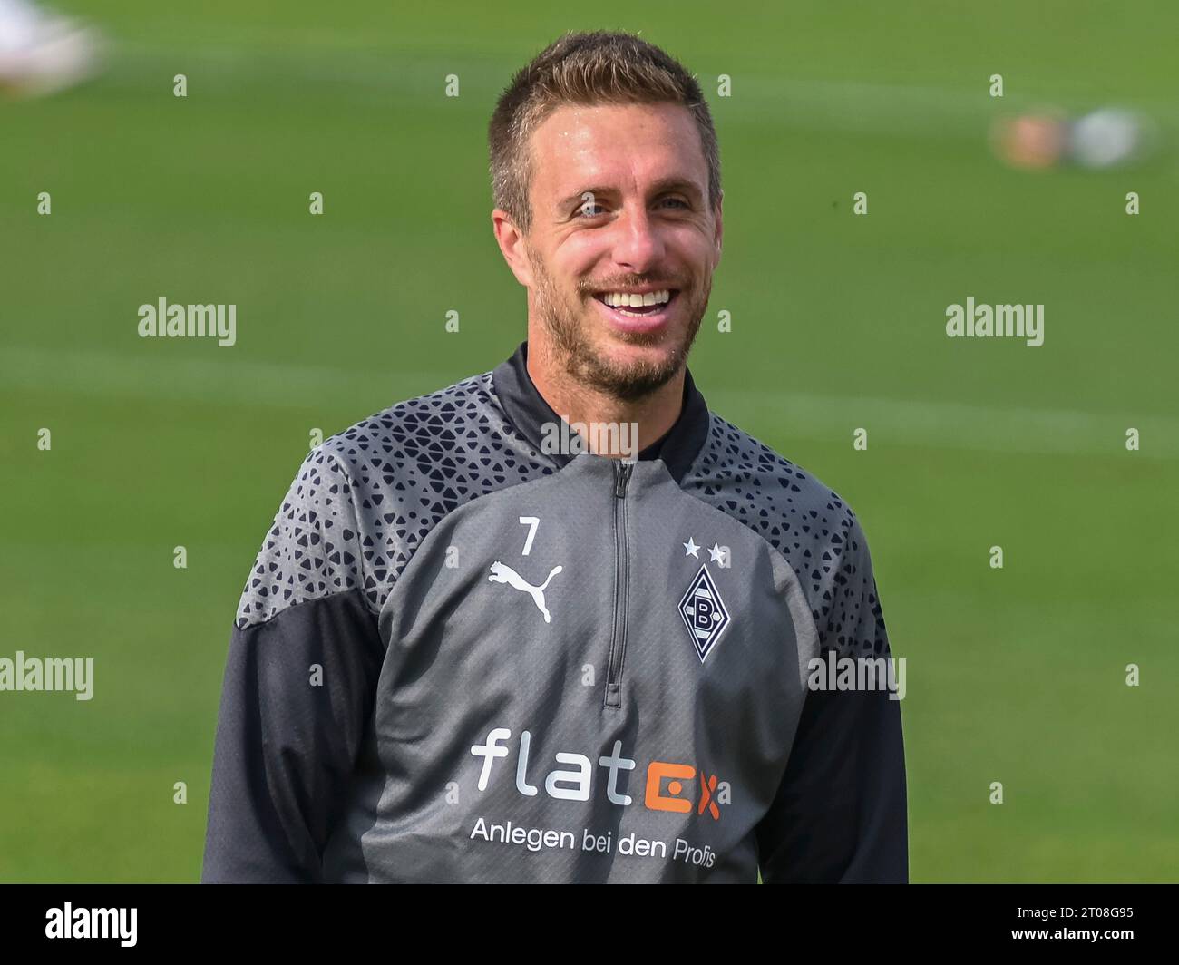 Ein gut gelaunter Patrick Herrmann (Borussia Moenchengladbach, #07) auf ...