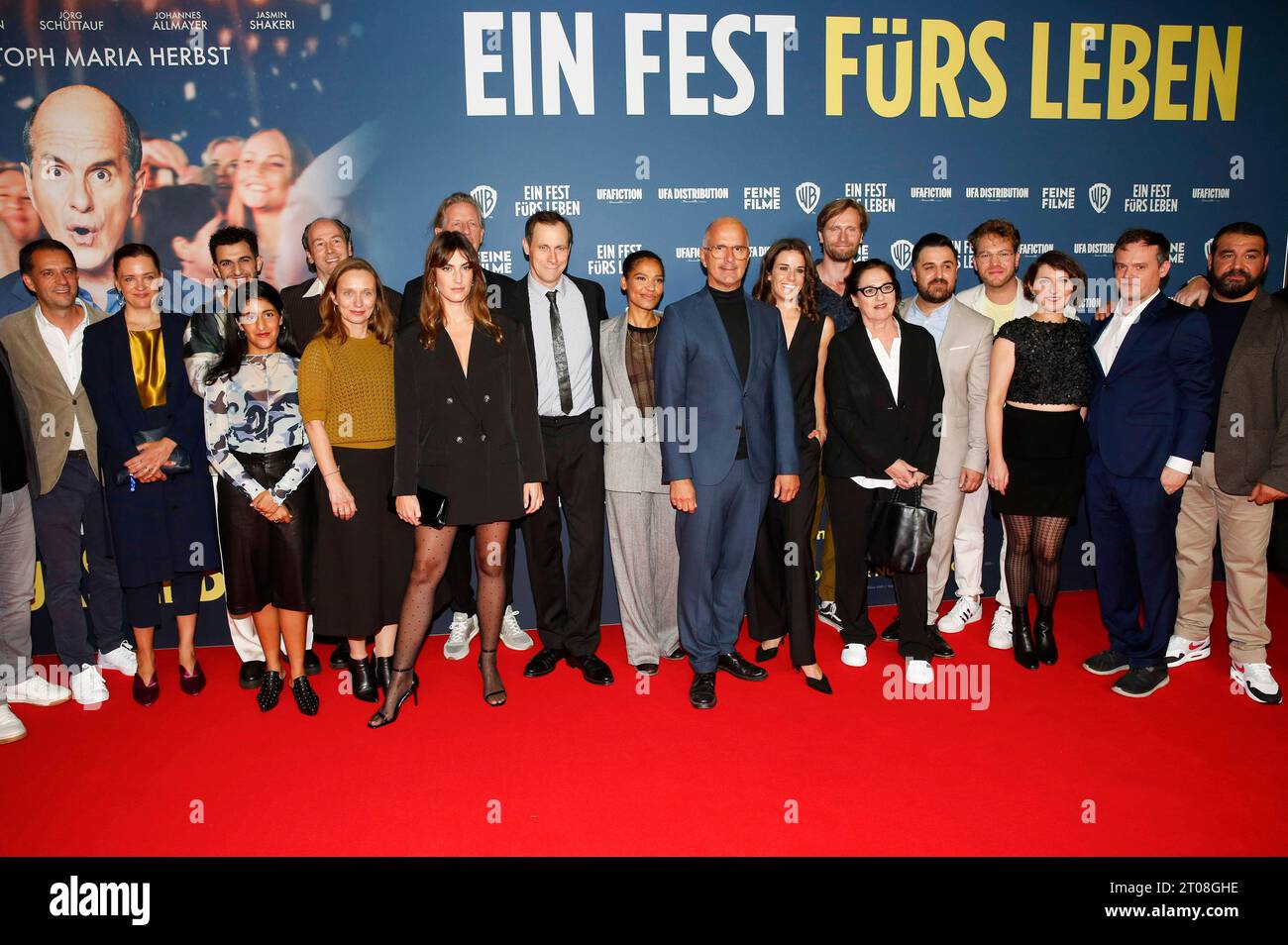 Richard Huber, Marc Hosemann, Cynthia Micas, Christoph Maria Herbst ...