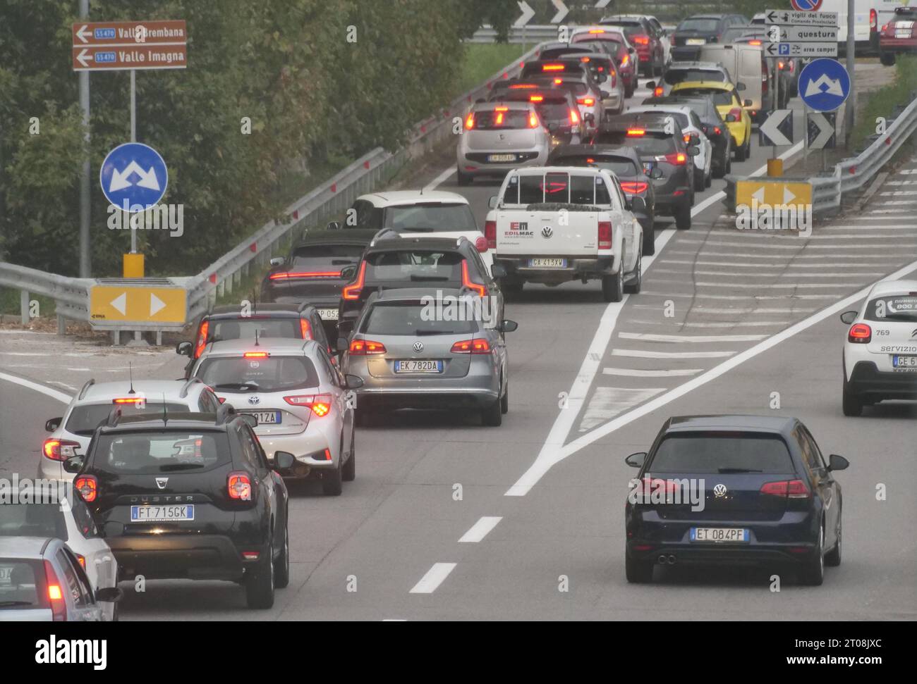 The continuously worsening traffic situation causes many ongoing ...