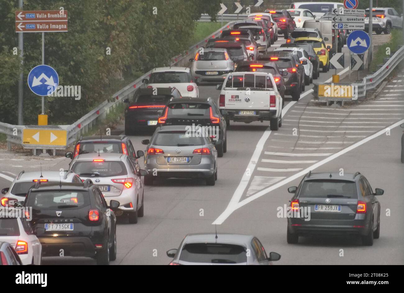 The continuously worsening traffic situation causes many ongoing ...