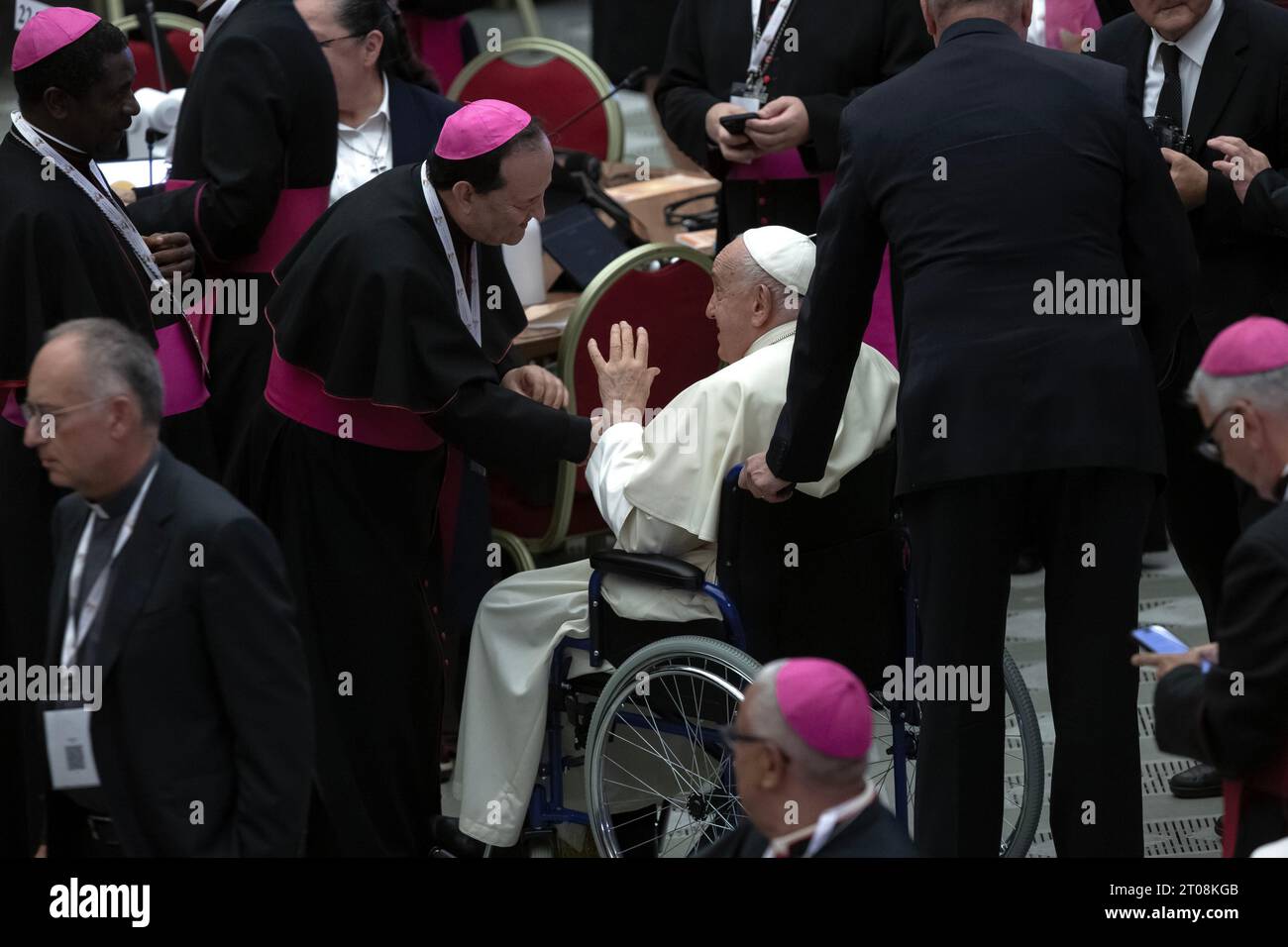 Paul vi hall 2023 synod hi-res stock photography and images - Alamy