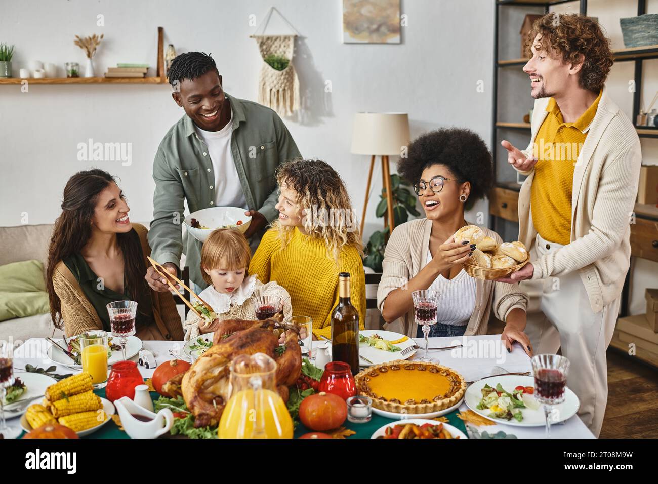 Friends feast hi-res stock photography and images - Alamy
