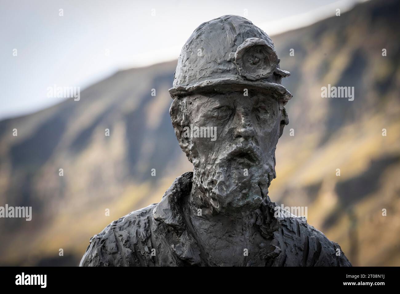 Statue The Miner, coal miners memorial created by Tore Bjorn Skjolsvik ...
