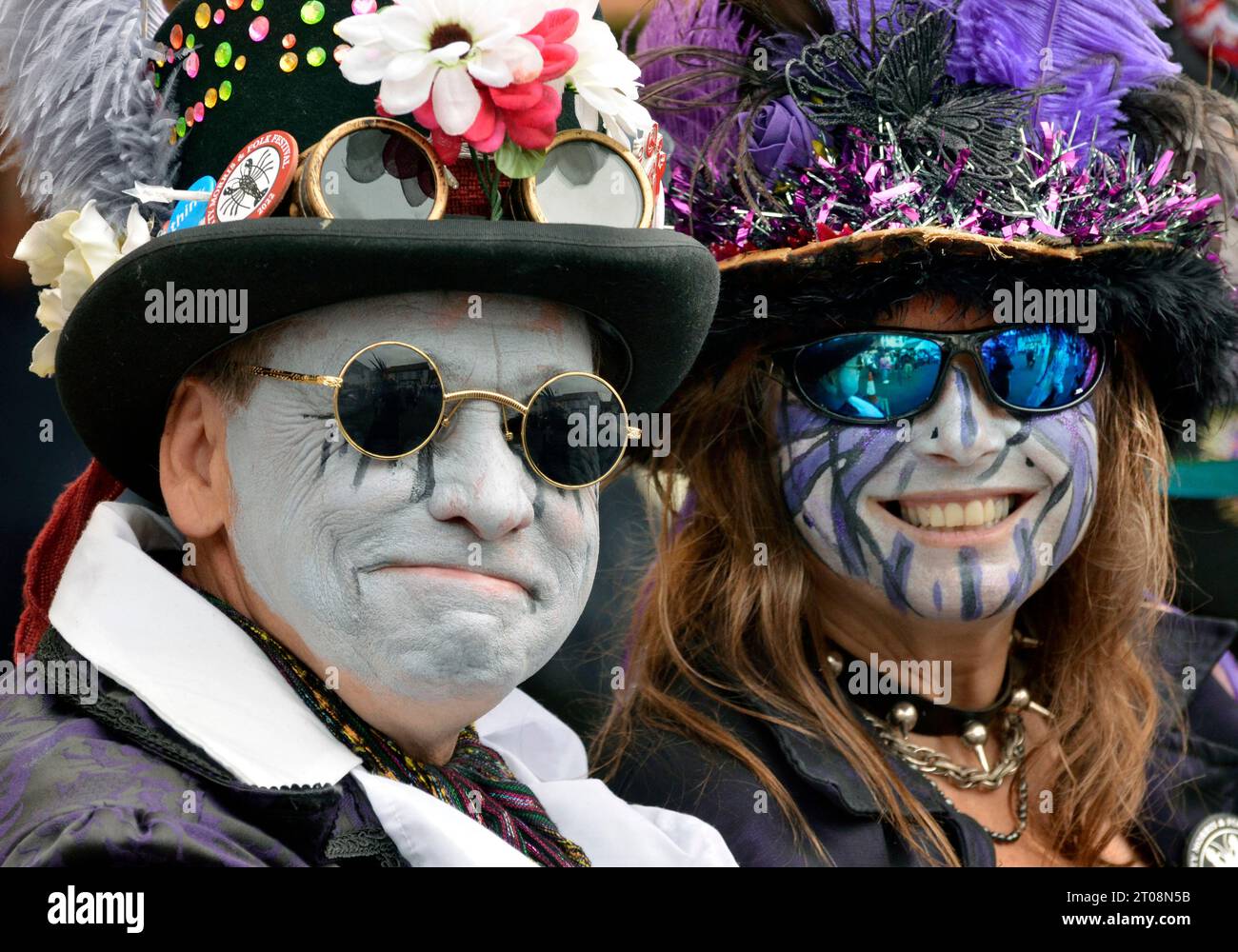 Morris dancing british traditions hi-res stock photography and images - Alamy