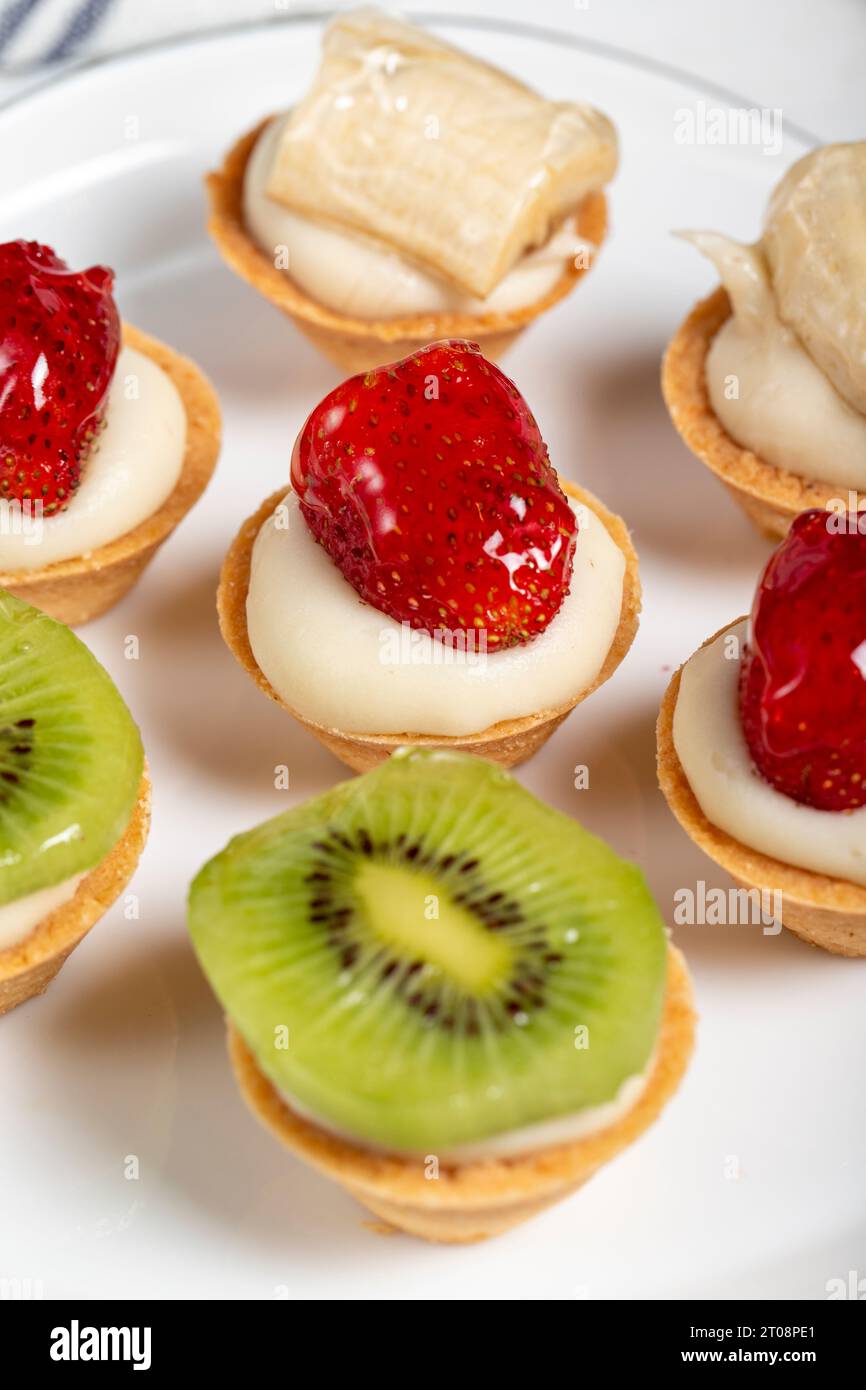 Mini tartlet hi-res stock photography and images - Alamy