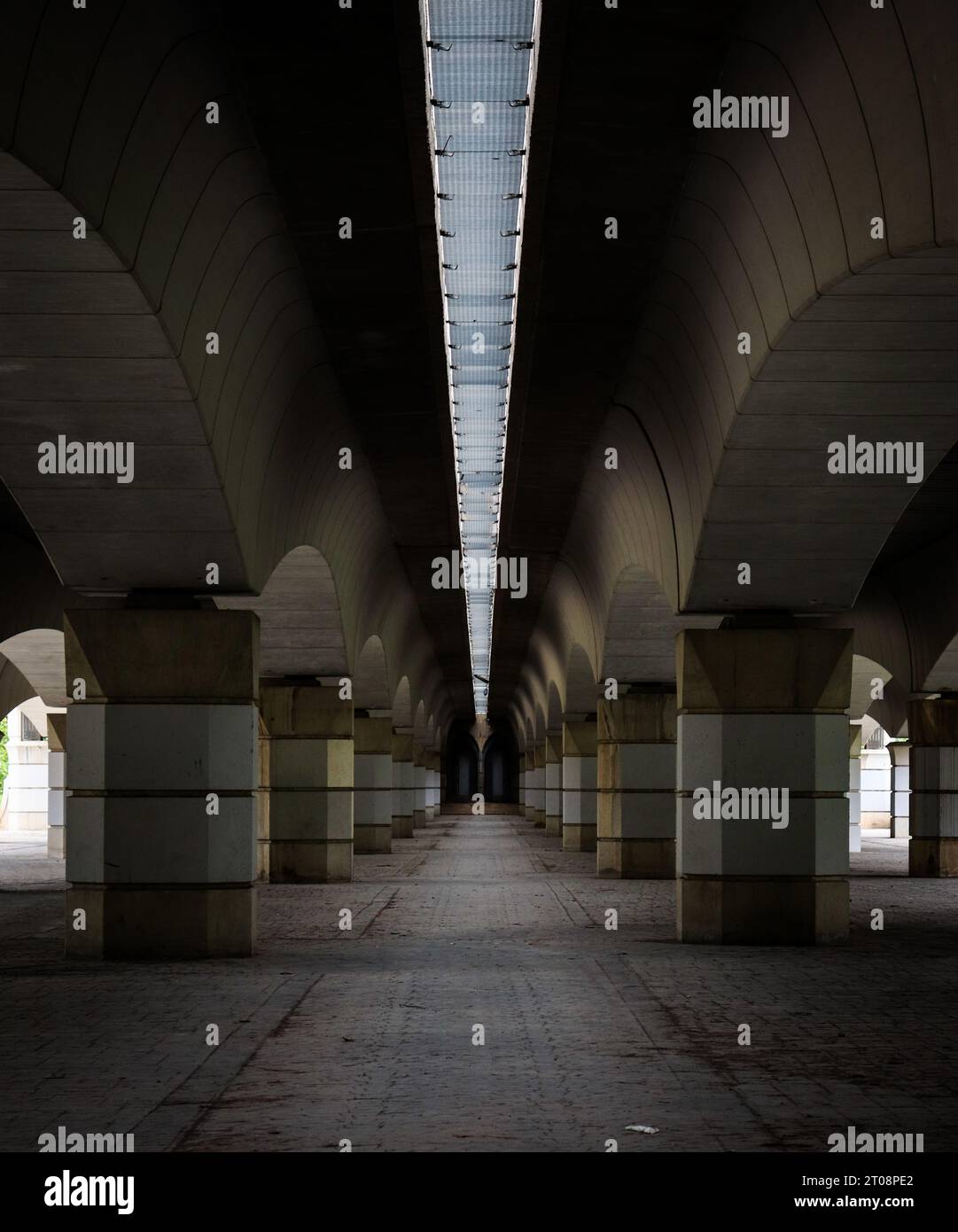 Symetrical architecture hi-res stock photography and images - Alamy