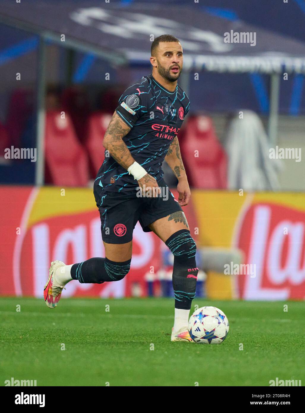 Kyle Walker, MANCITY 2 in the group G stage match RB LEIPZIG ...