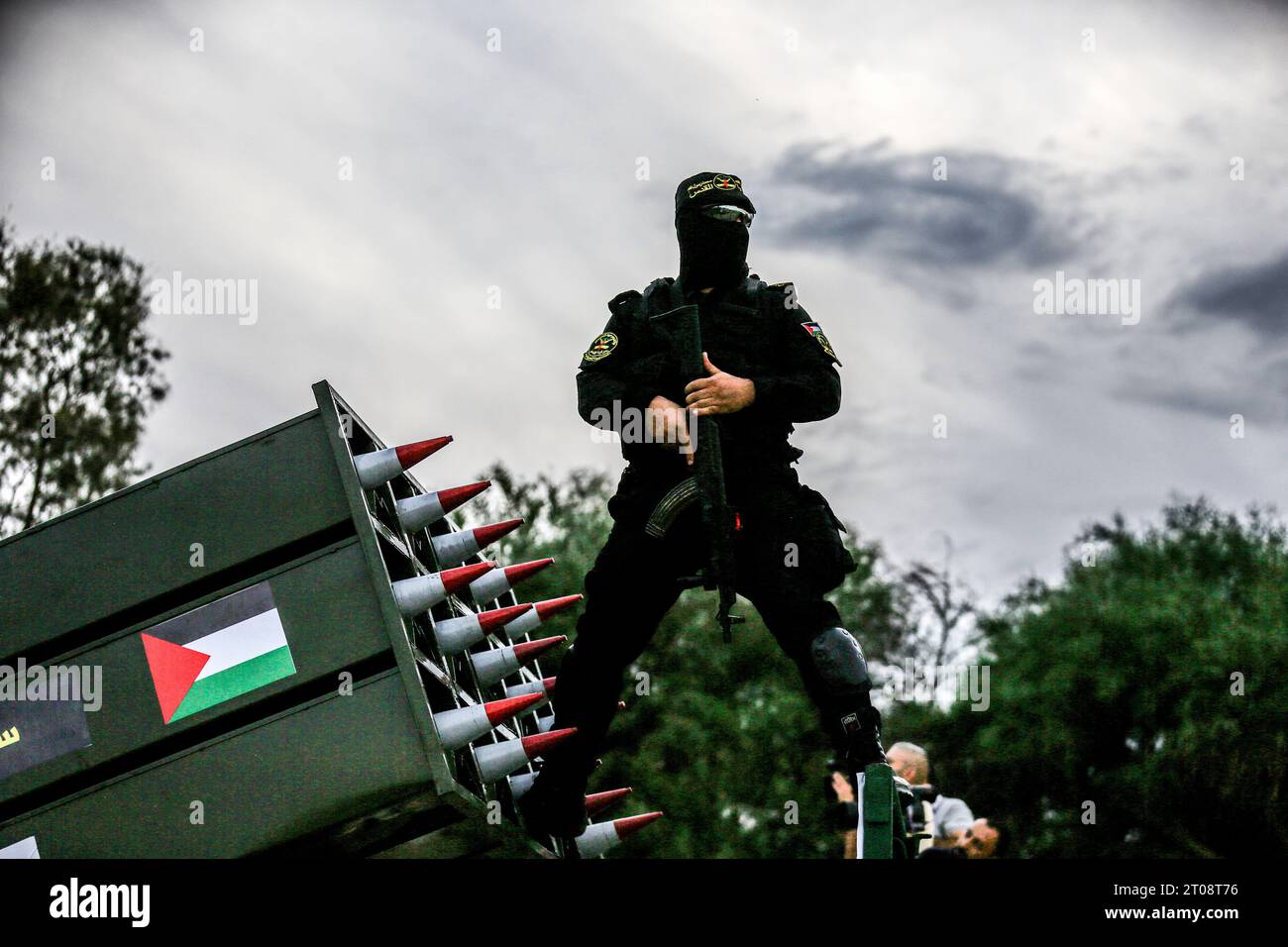 Gaza City, Palestine. 04th Oct, 2023. An armed fighter of the Al-Quds ...