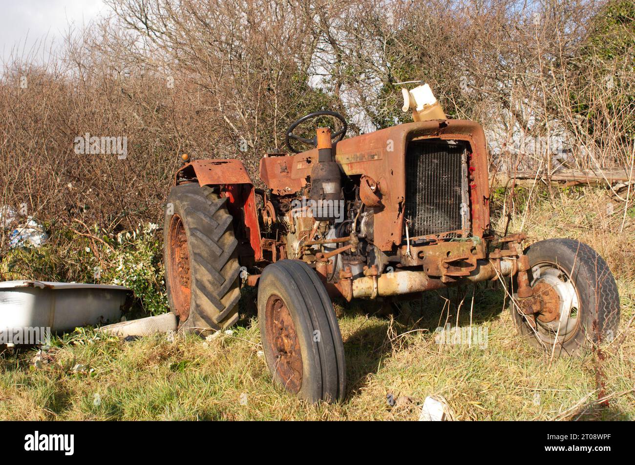 Rusting red tractor hi-res stock photography and images - Alamy