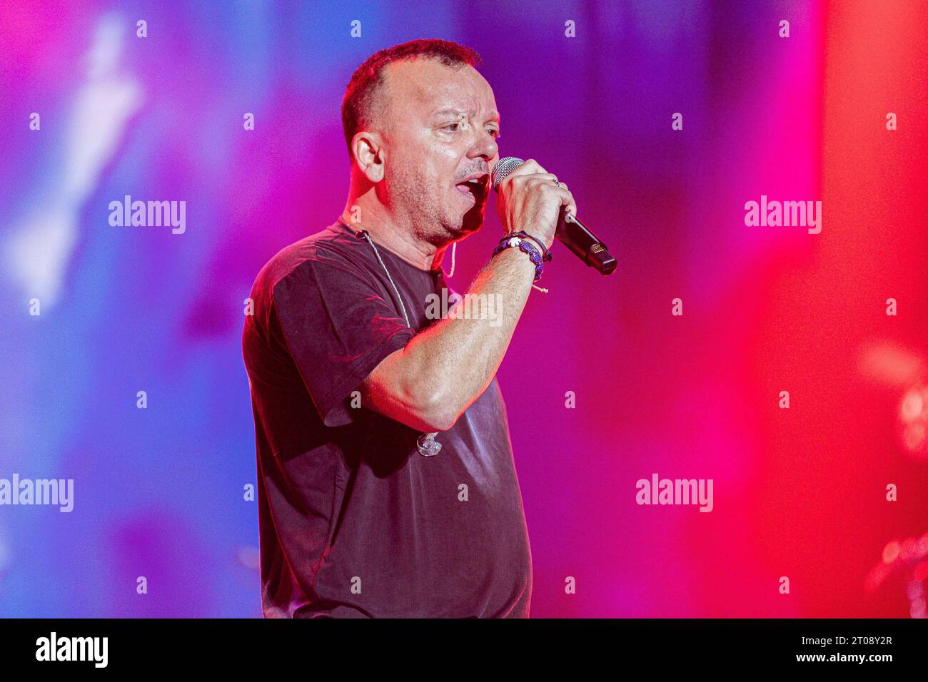 Italian singer Music Concert - Gigi D Alessio Gigi D Alessio Milano ...