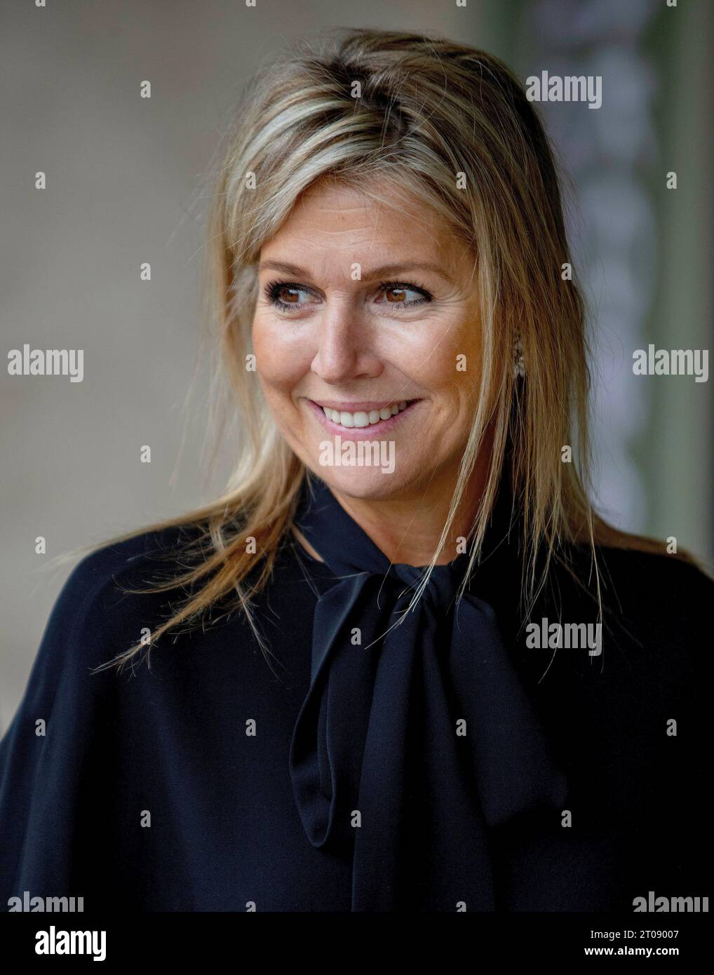 Queen Maxima arriving at the Center of Expertise Applied Artificial ...