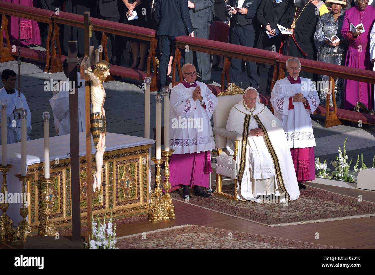 Holy mass with the new cardinals hi-res stock photography and images ...