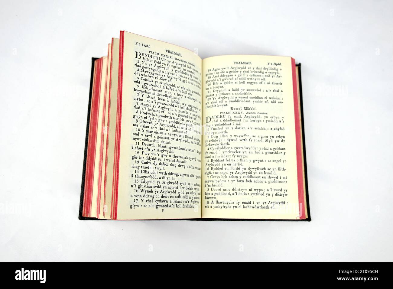Inside pages of Llyfr Gweddi Gyffredin 1567 (The first Book of Common ...