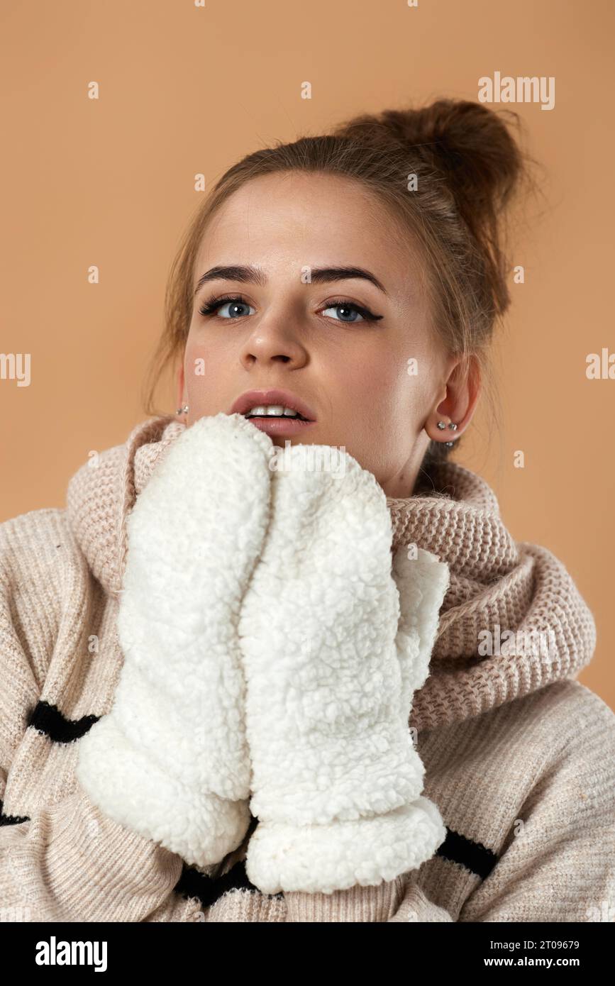 Hello autumn fit woman hi-res stock photography and images - Alamy