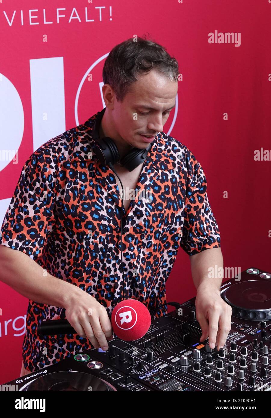 Dj format hi-res stock photography and images - Alamy