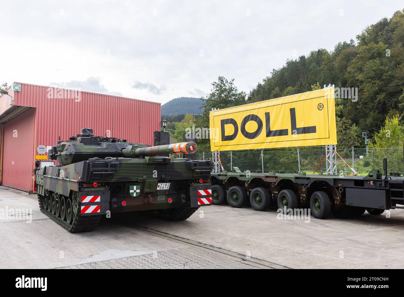 Oppenau, Germany. 05th Oct, 2023. A Leopard 2A6M main battle tank ...