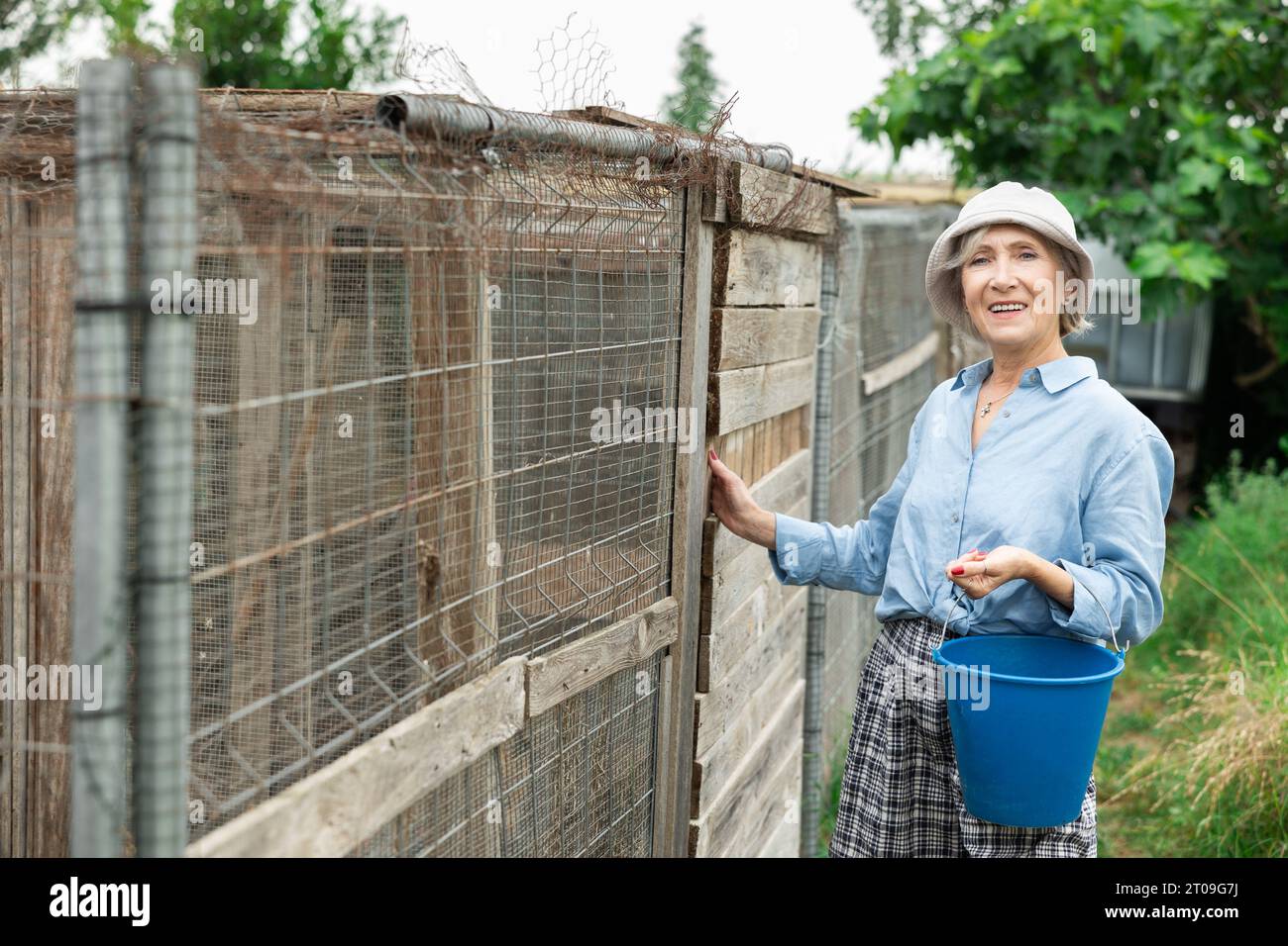 mature woman at farm Stock Photo - Alamy