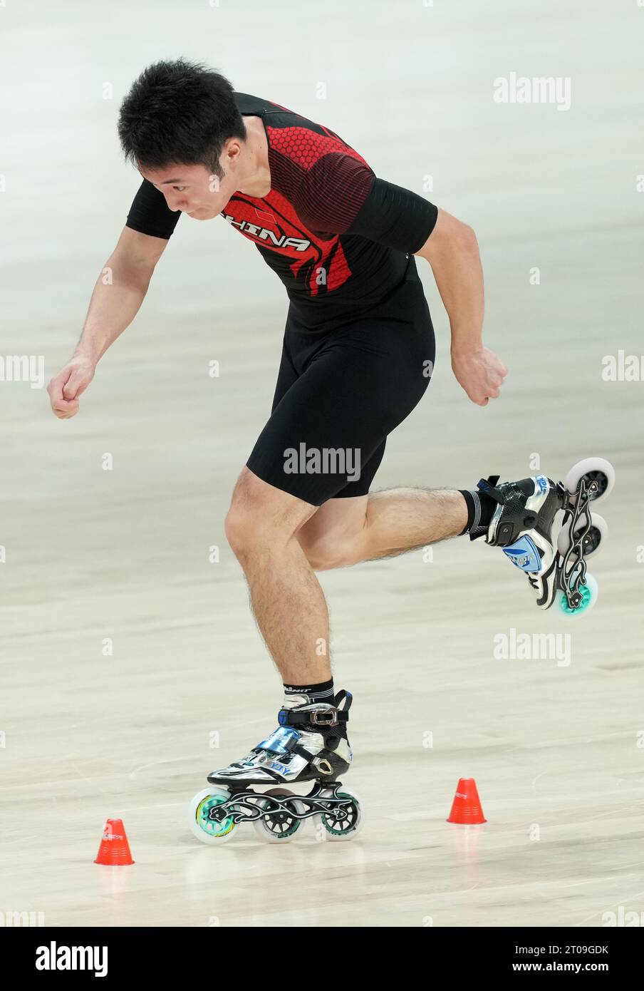 Inline skating freestyle hi-res stock photography and images - Alamy