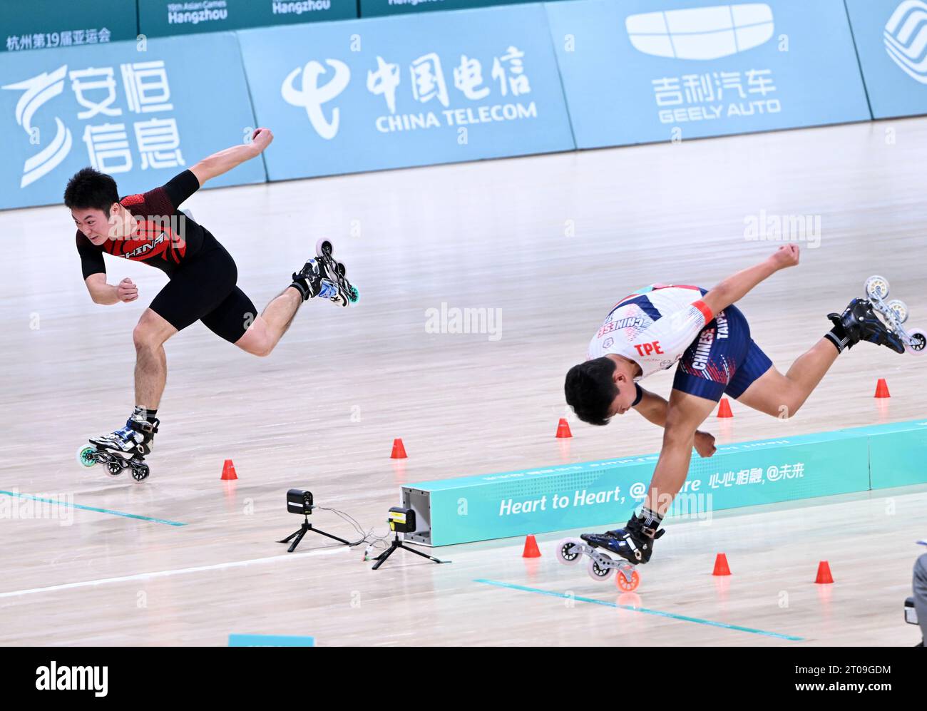 Hangzhou, China's Zhejiang Province. 5th Oct, 2023. Yu Junyan (L) of ...