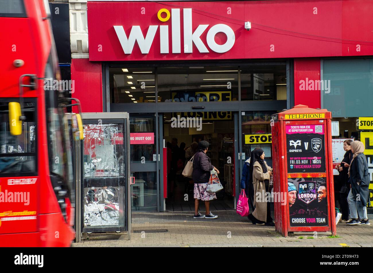 London, UK. 5th Oct, 2023. Last day of trading in Tooting for retail ...