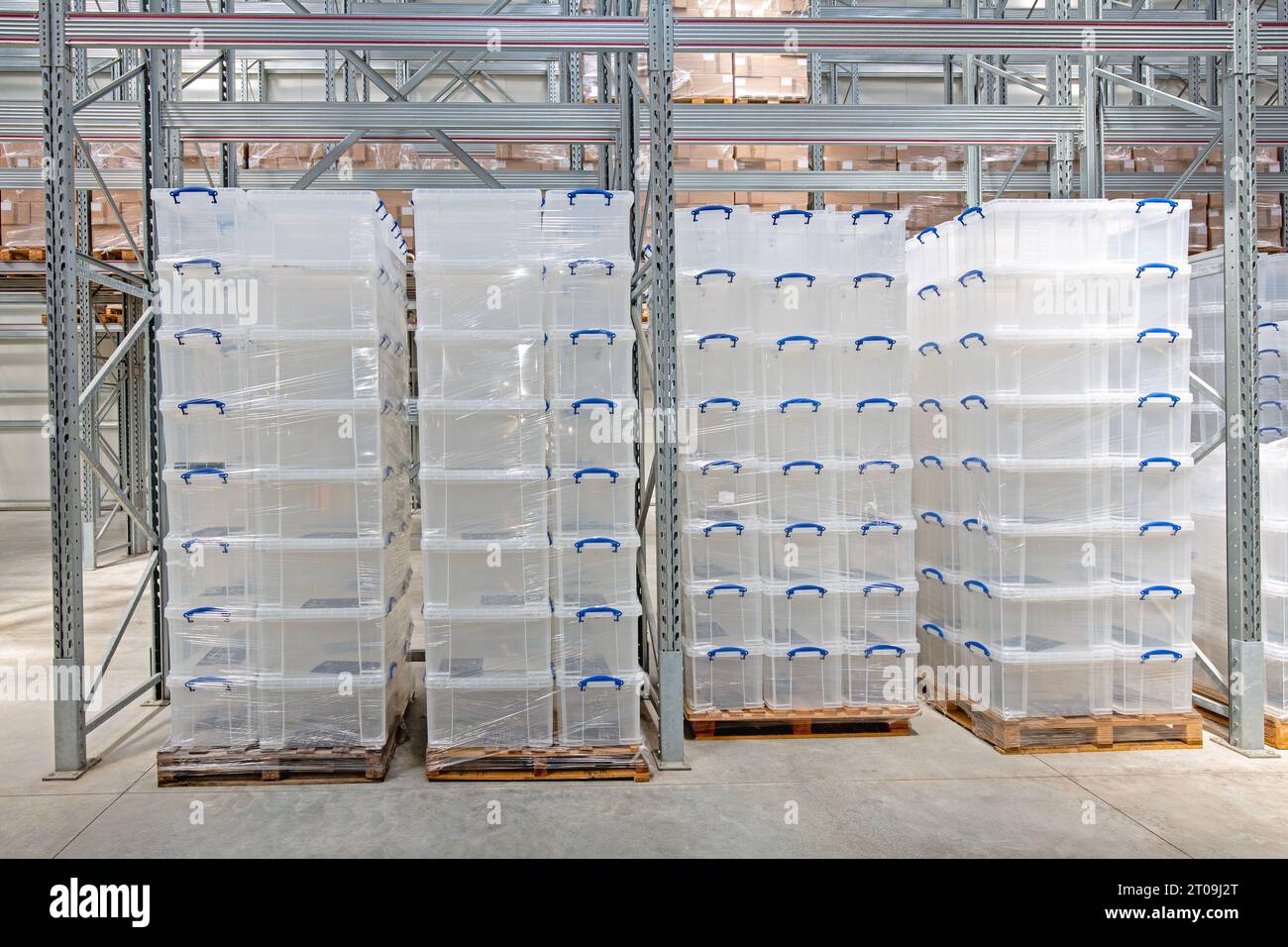 Warehouse goods storage racking hi-res stock photography and images - Alamy
