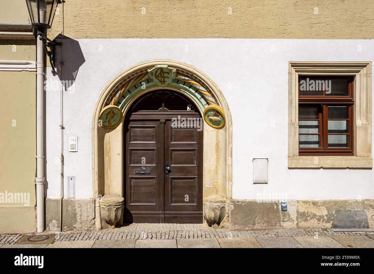 Seated architecture hi-res stock photography and images - Alamy
