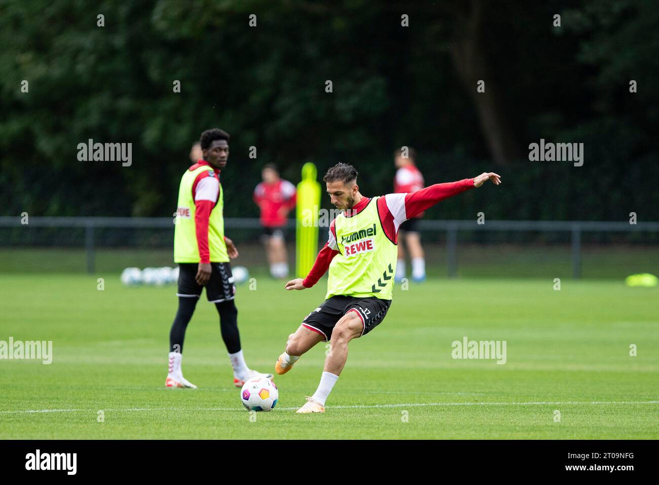 Koeln, Deutschland. 05th Oct, 2023. Leart Pacarada (1.FC Koeln, 17 ...