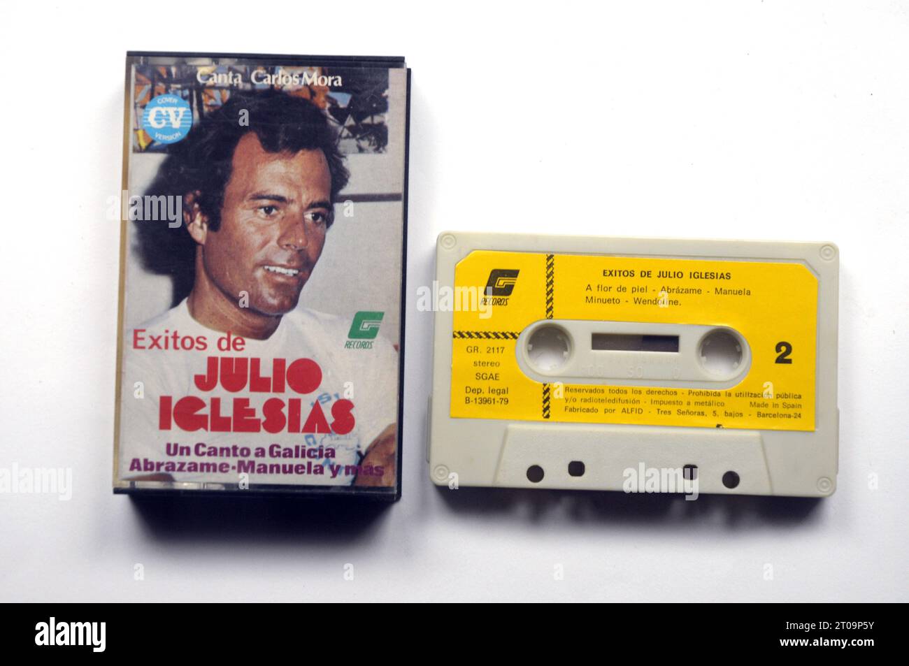 sanyo; cassette; 70s; music device; 70s music player; tape; cassette; Sanyo radio cassette ...