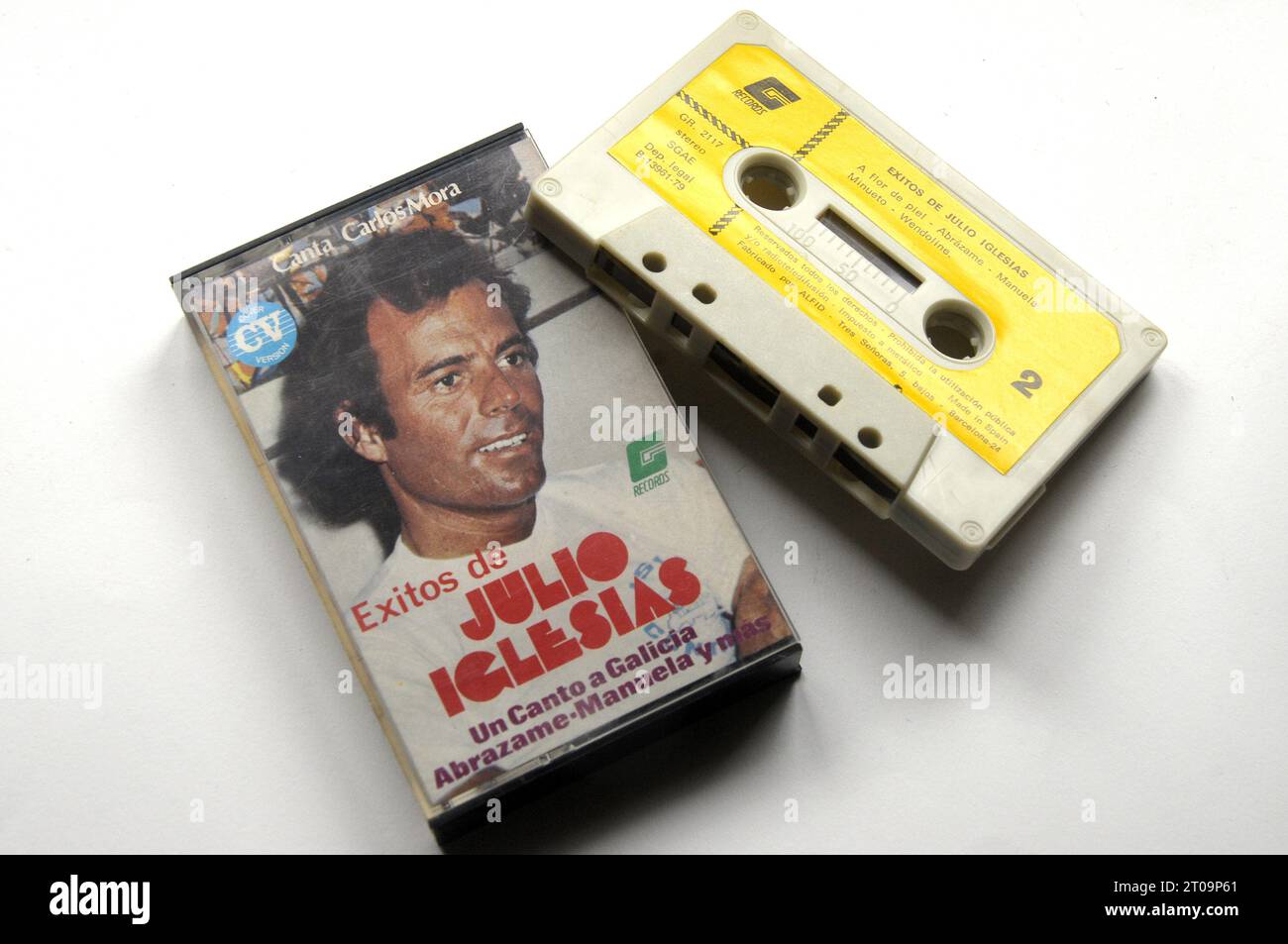 sanyo; cassette; 70s; music device; 70s music player; tape; cassette; Sanyo radio cassette ...