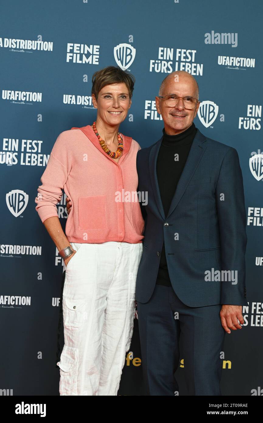 Schauspieler Christoph Maria Herbst und Ehefrau Gisi kommt zur Premiere ...