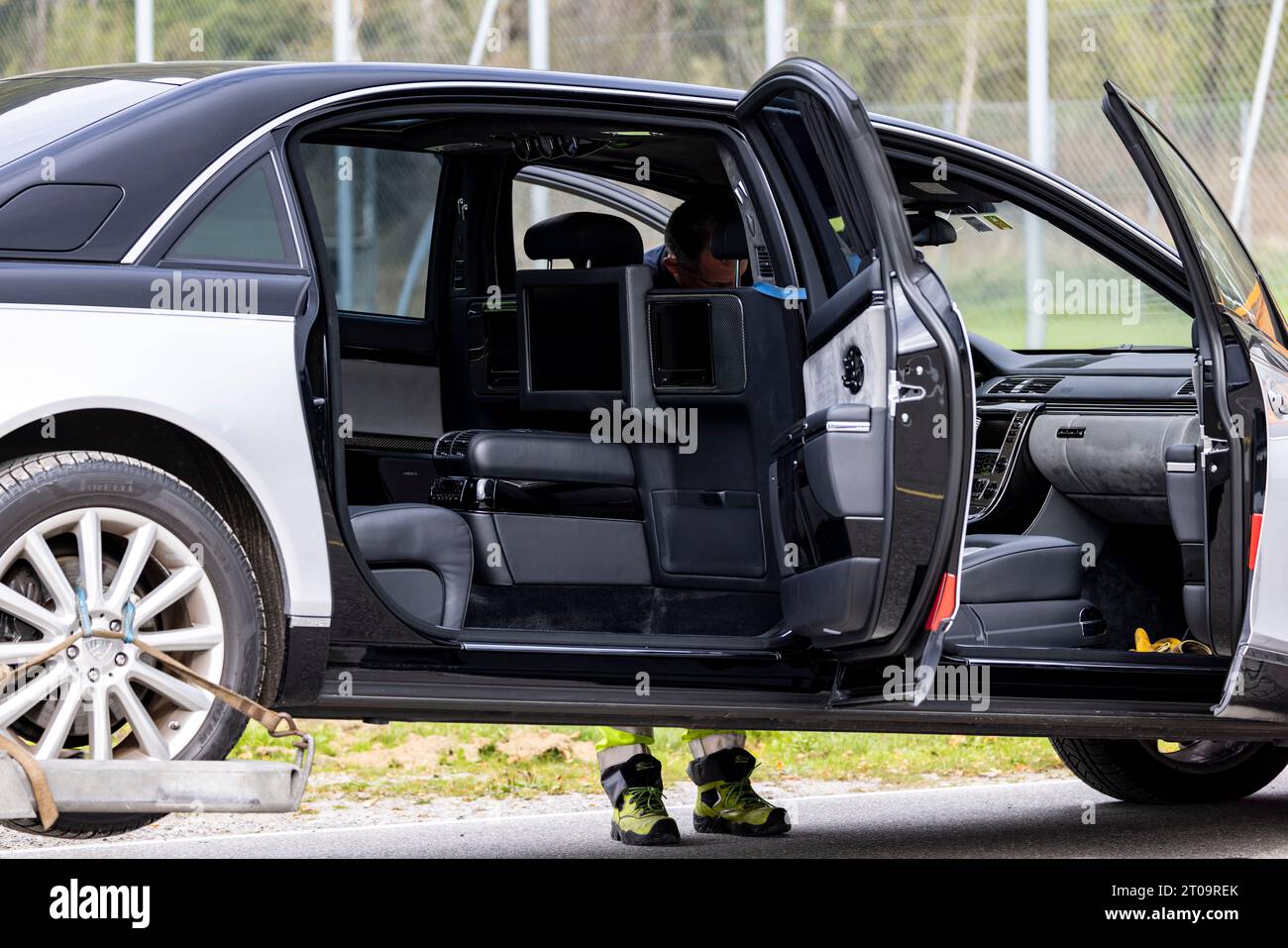 Assets oligarch hi-res stock photography and images - Alamy