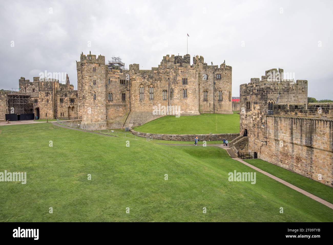 Blackadder robin of sherwood star trek have filmed at alnwick hi-res ...