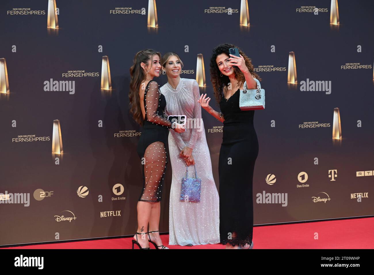 Sarah Engels und Cathy Hummels, Moderatorin Marwa Eldessouky macht ein ...