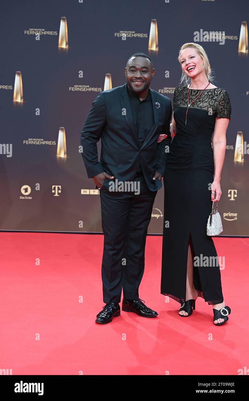 Koch Nelson Müller und Begleitung kommt zur Gala und Verleihung des ...