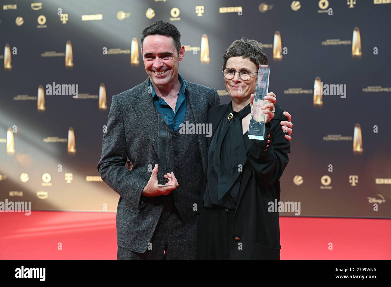 Szenenbildner Matthias Müsse und Kostümbildnerin Gabriela Reumer feiern ...