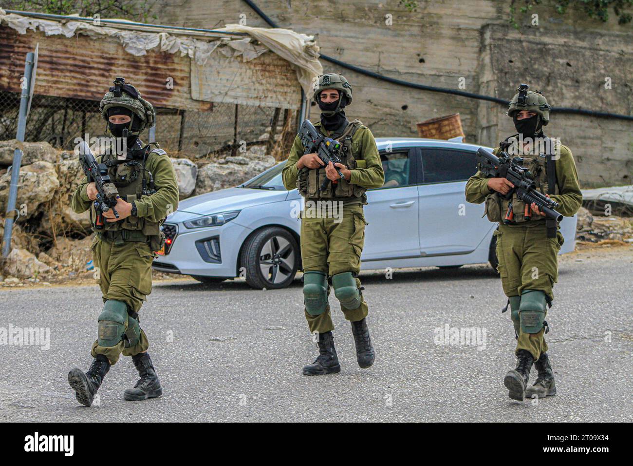 Tulkarm, Palestine. 05th Oct, 2023. Israeli soldiers are on alert ...