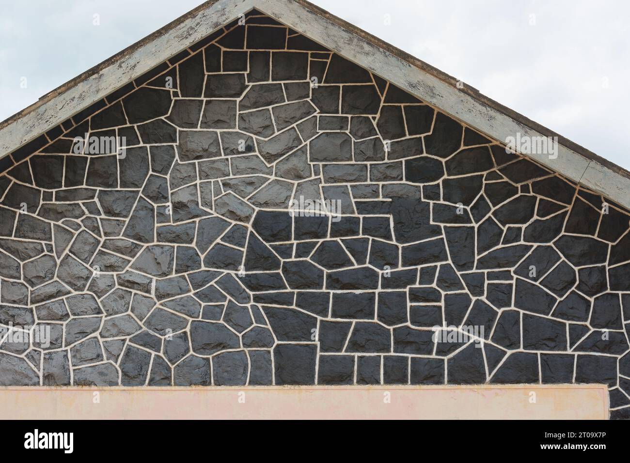 Black Stone Wall Design