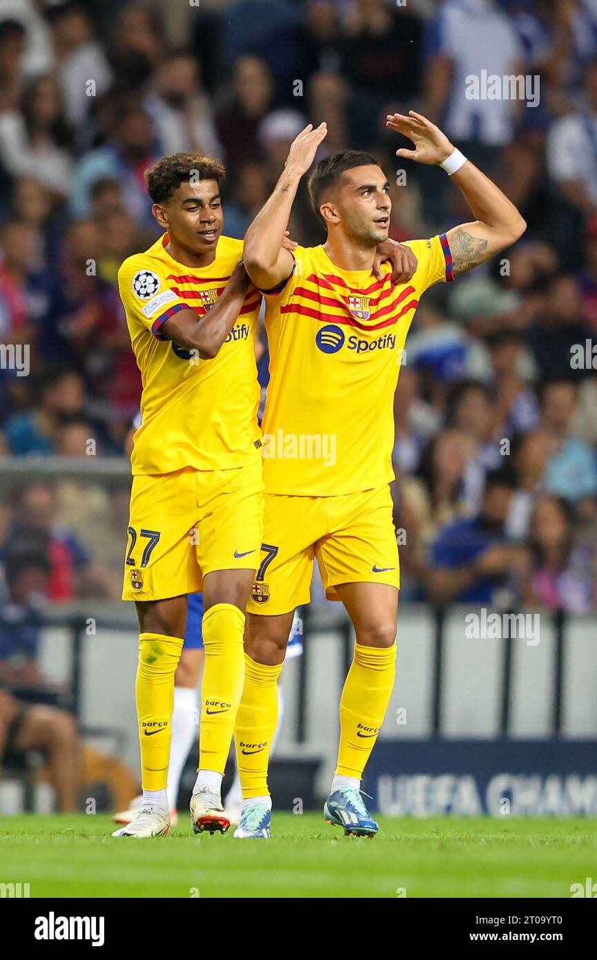 Ferran Torres (FC Barcelona) celebrating the goal during the UEFA ...