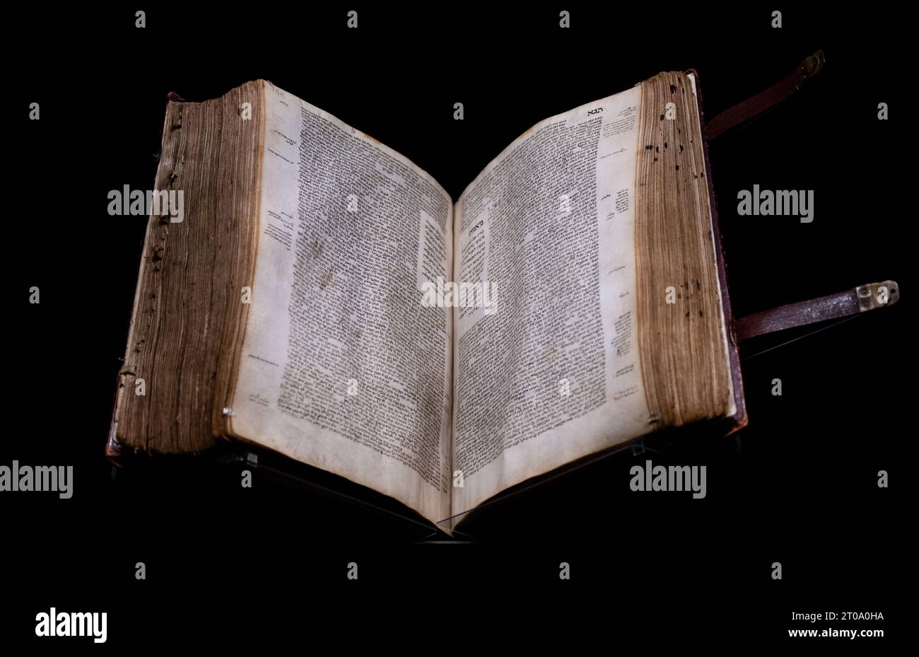 Talmud manuscript hi-res stock photography and images - Alamy